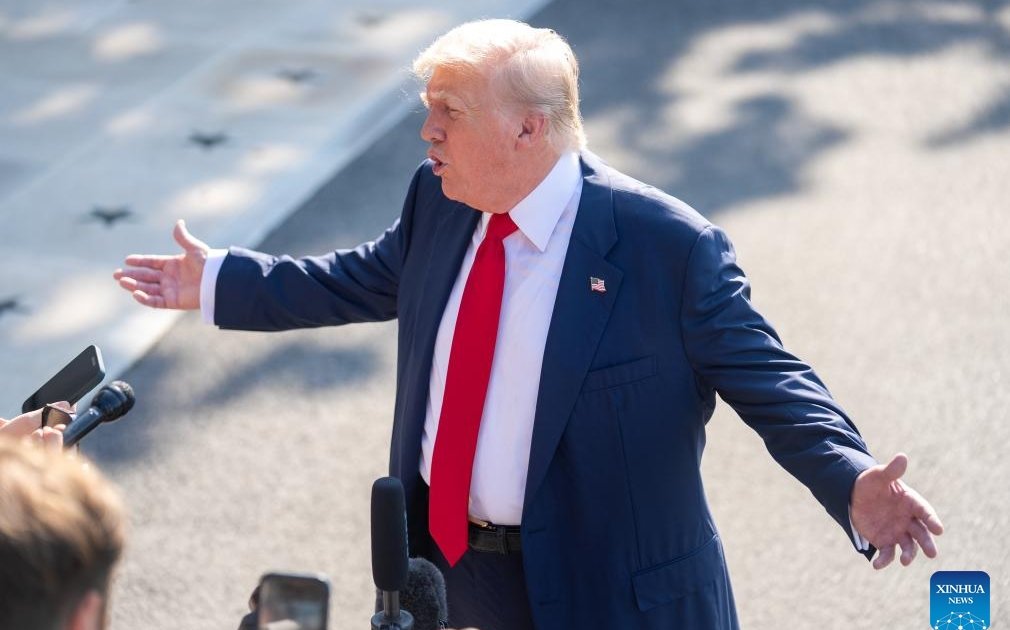 Tổng thống Donald Trump “xoay chiều”, bảo vệ không phận Ukraine bằng ...