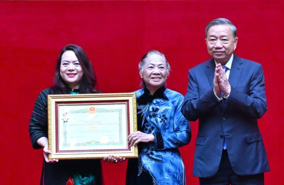 Tổng Bí thư Tô Lâm dự Lễ truy tặng Danh hiệu Anh hùng Lực lượng vũ trang Nhân dân cho Thượng ...