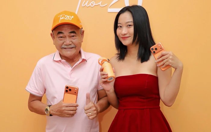 Nam NSND đình đám U70 ở trọ, bán hàng online vẫn tặng bạn gái kém 36 ...