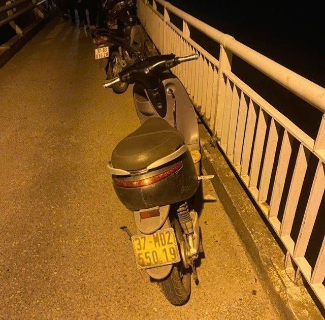 Xôn xao nghi vấn nam sinh lớp 9 làm điều dại dột ở cầu Bến Thủy, tìm ...