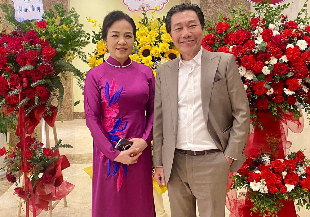 Nam diễn viên phim "Gái già lắm chiêu" U70 hôn nhân viên mãn bên vợ đẹp
